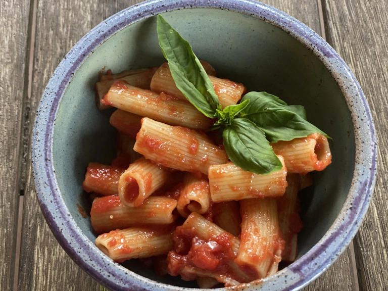 I Tried the 50-Clove Garlic Pasta and Can See Why It's Going Viral