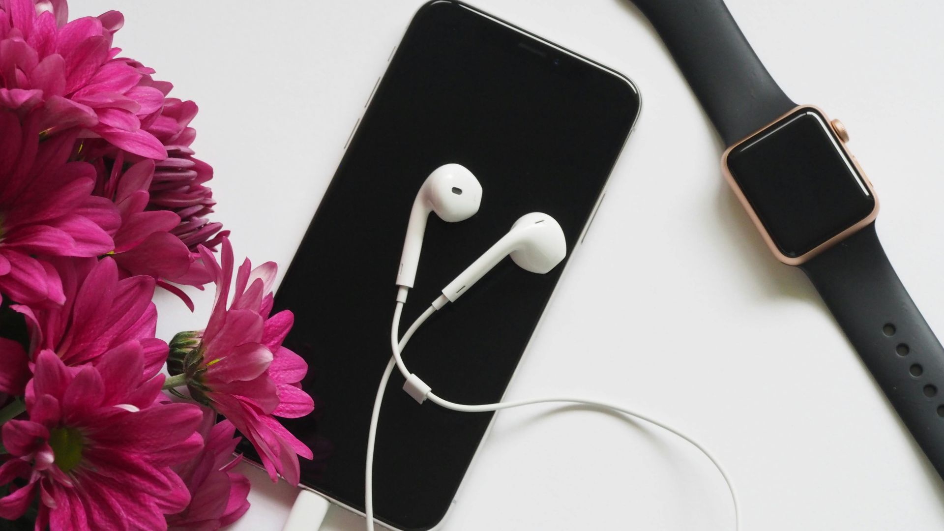 10 Reasons We Miss The Headphone Jack & 10 Reasons Why Bluetooth Is ...