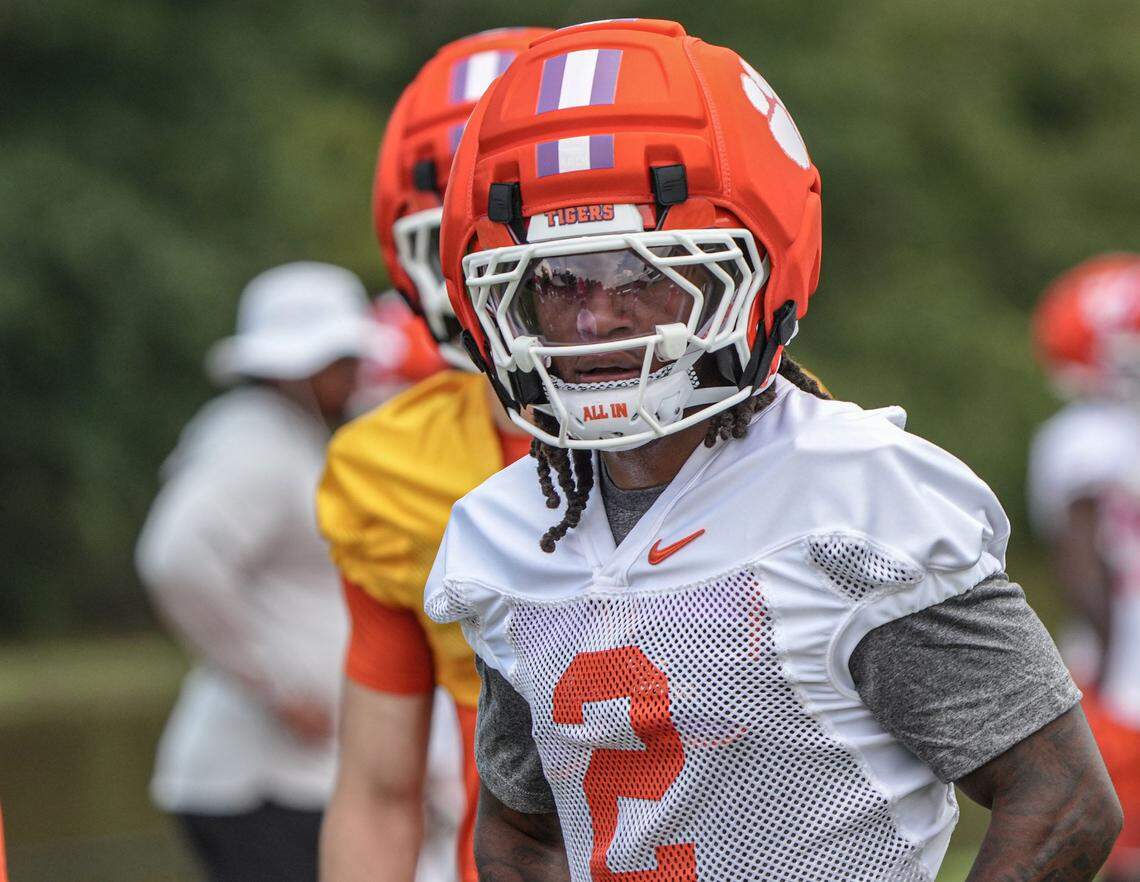 Clemson football player steps away from team, plans to transfer
