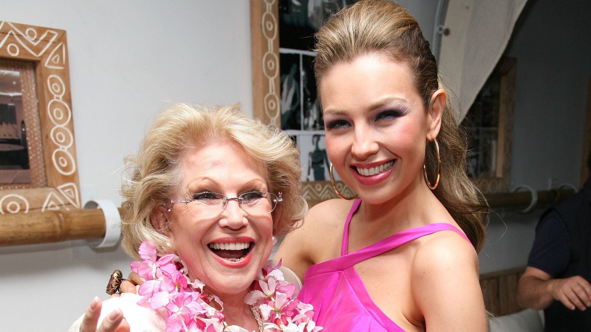 Thalía honra la memoria de la mujer más maravillosa que ha conocido: su ...