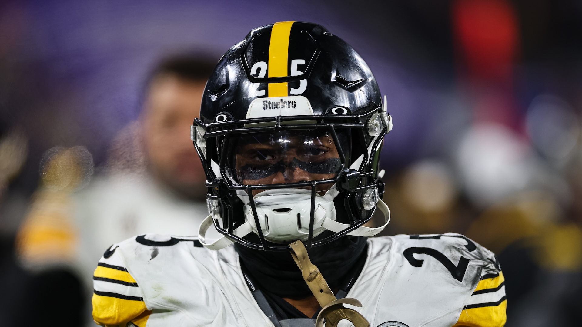 Steelers’ DeShon Elliott Blasts NFL for ‘Unapproved’ Towel Fine
