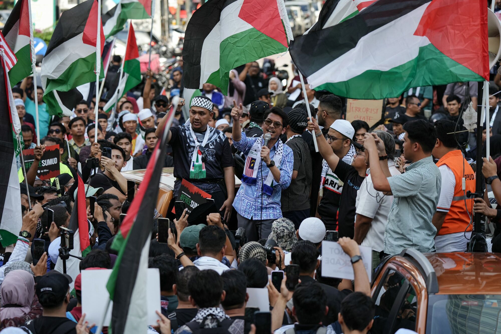 Malaysians Protest at US Embassy Over Israel Before Trump Visit