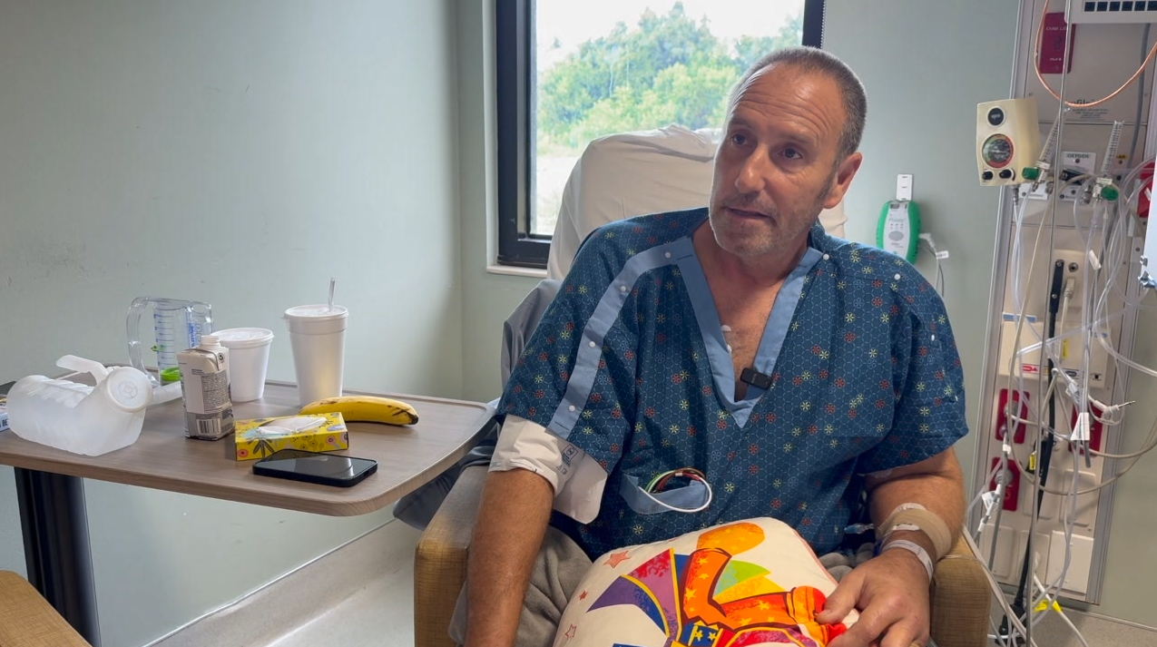 Nurse saves father of 2 after he collapses from heart attack at home