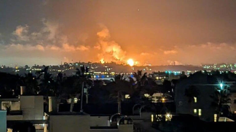 El Segundo Fire: Large fire erupts at Los Angeles-area Chevron refinery ...