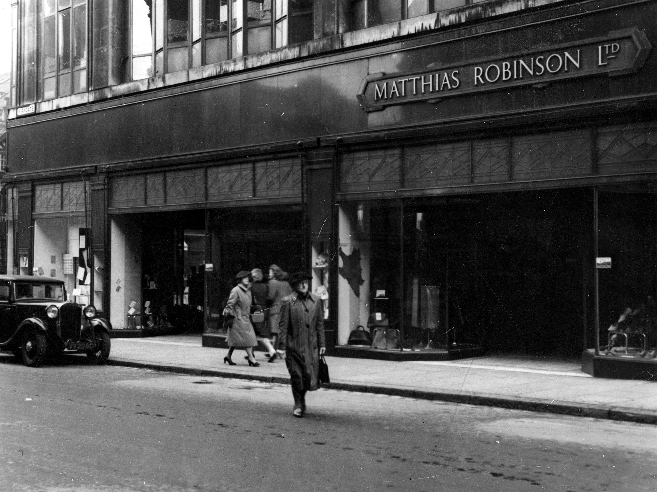 Reminiscent photos take you back to Leeds city centre in 1944