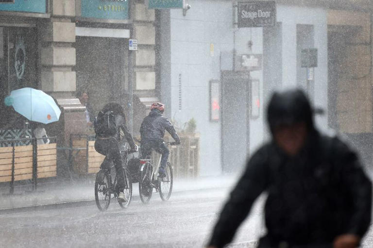 Met Office updates exactly when Storm Amy will hit Greater Manchester ...