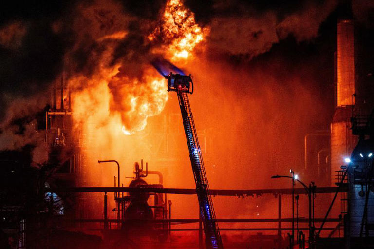 Huge fire erupts near Los Angeles as terrifying flames engulf oil refinery
