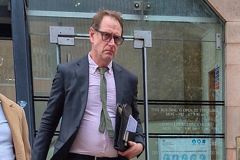 Former Environment Agency director bought and sold drugs to use in ...