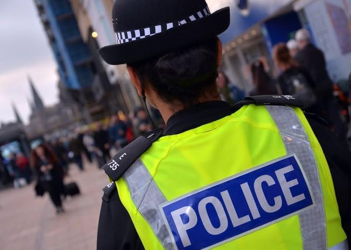 Falkirk area community police attend 'drop-in' to listen to residents ...