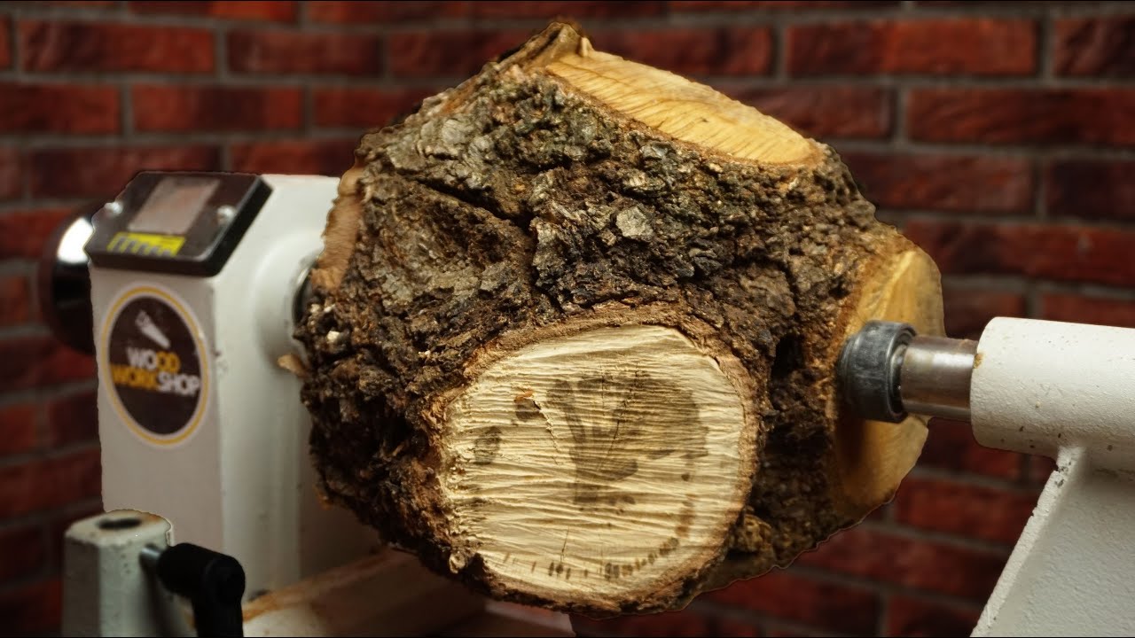 How a rough oak log became a masterpiece with resin