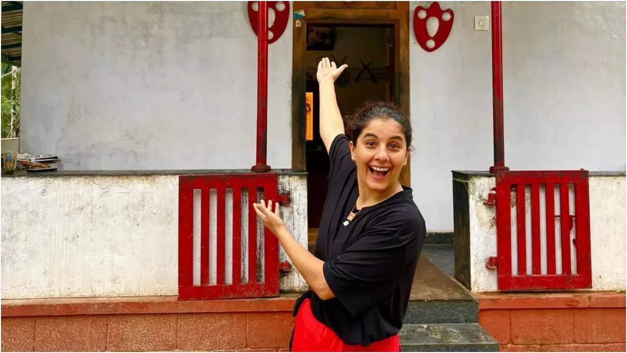 Isha Talwar takes on Kalaripayattu: Actor shares her martial arts ...