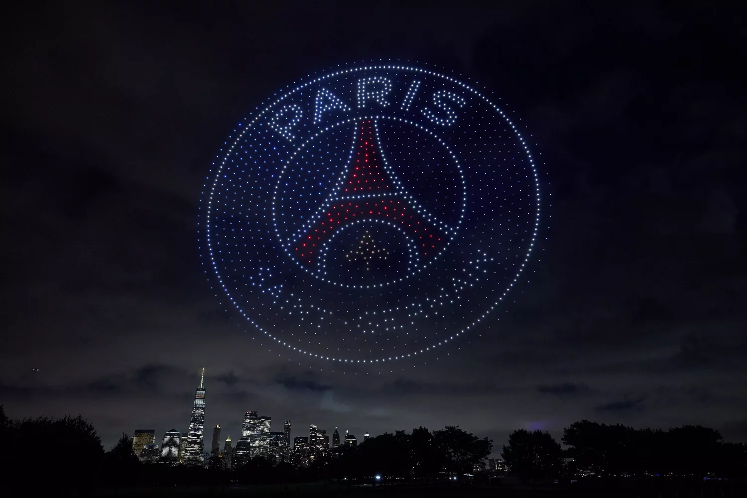 PSG – A dark and vibrant fourth jersey unveiled