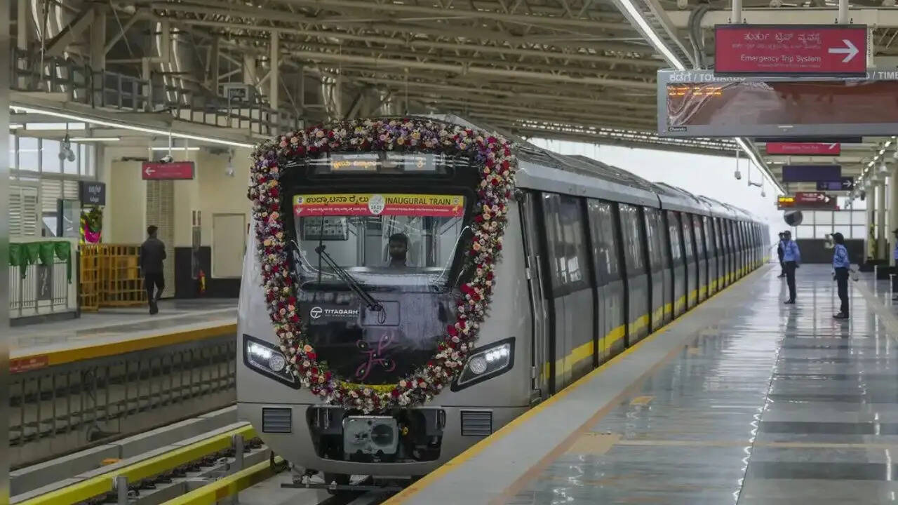 Bengaluru Metro Yellow Line Gets 5th Trainset, Commuters to See Shorter ...