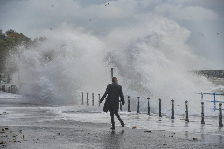 Storm Amy latest: Britain battered as up to 100mph winds and rain bring ...