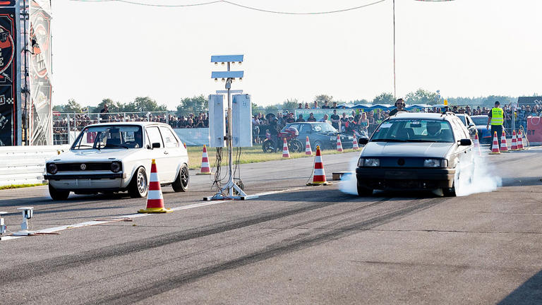 What makes a “Christmas Tree” light so important in drag racing?