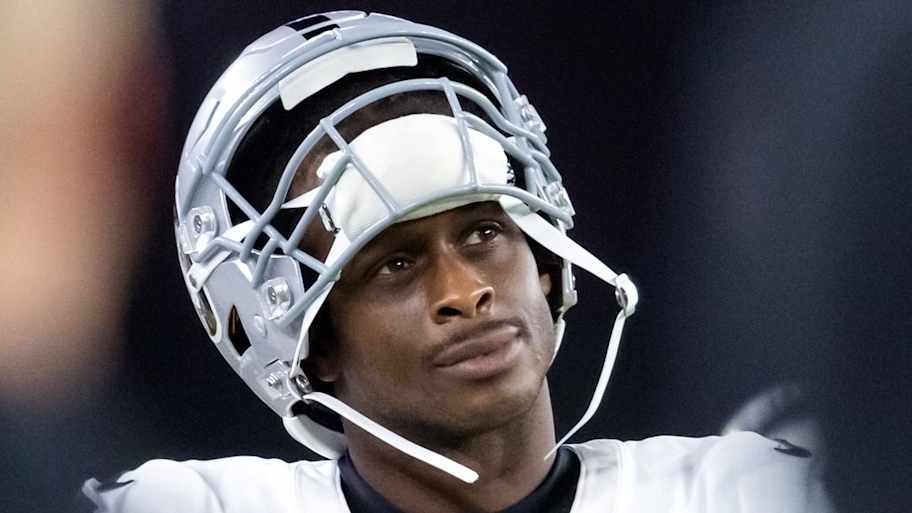 The Dangerous Line the Raiders, Geno Smith Are Balancing