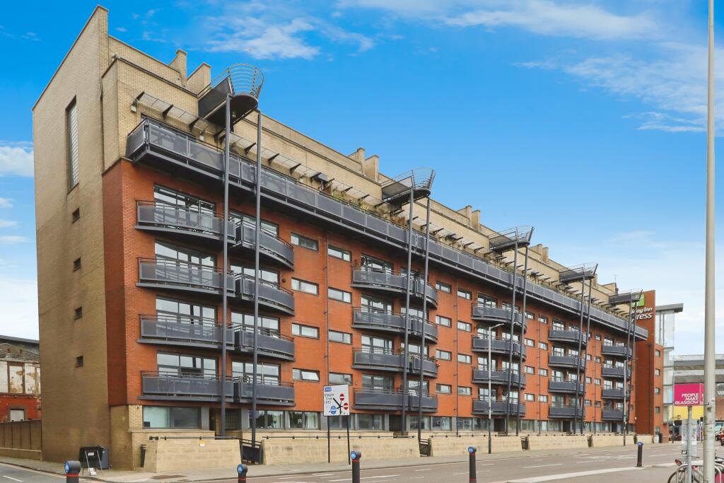 For Sale: Take a look inside this spacious city centre apartment on the ...