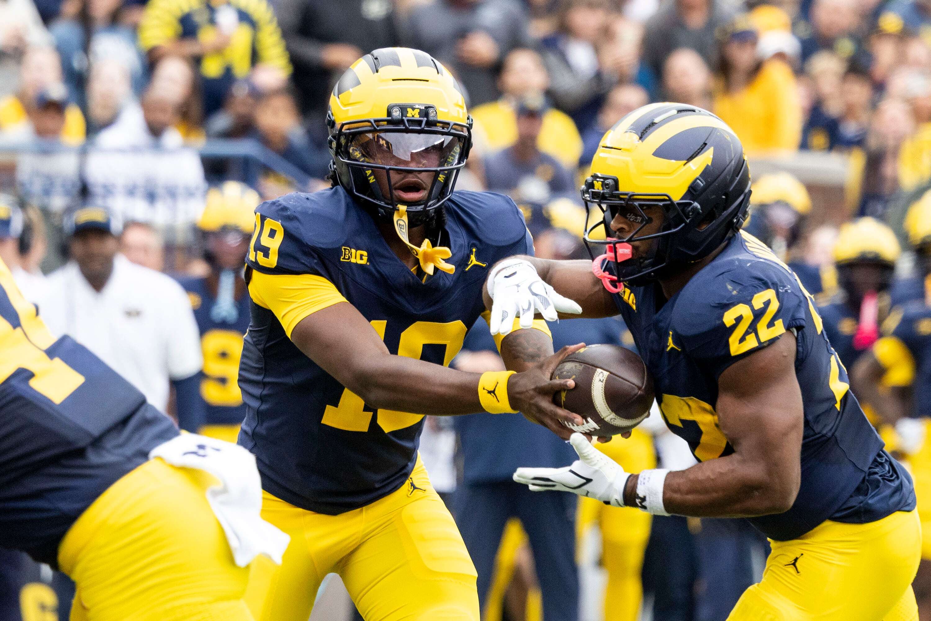 Can Michigan’s explosive ground game crack Wisconsin’s top-ranked run ...