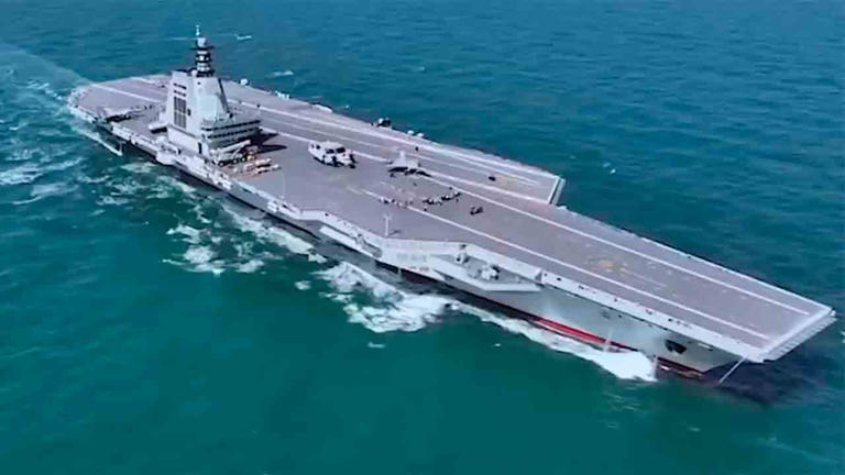 Video: Kina tester stealth-jageren J-35 på hangarskibet Fujian og øger ...