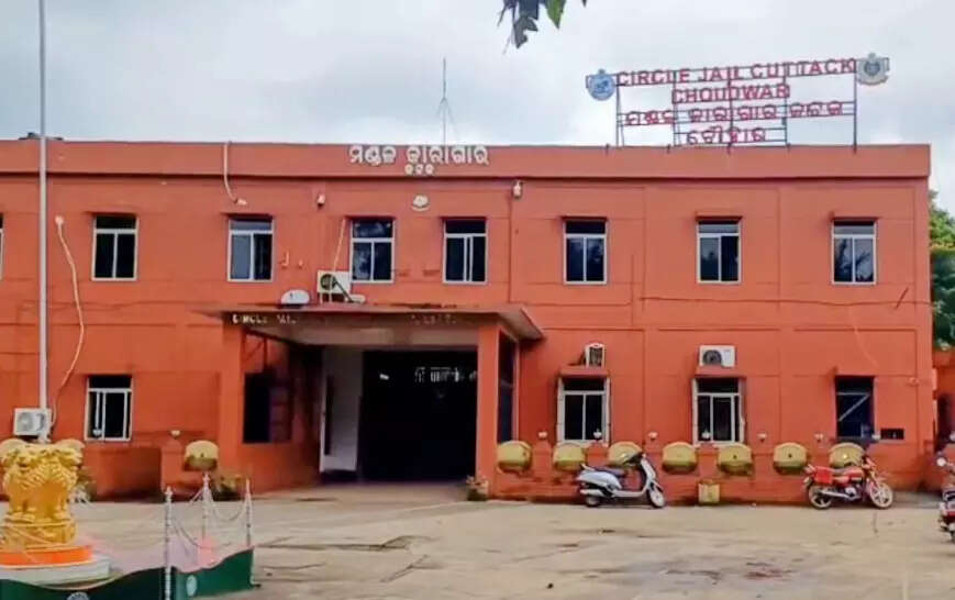 Two Bihar prisoners escape from high-security Choudwar Circle Jail in ...