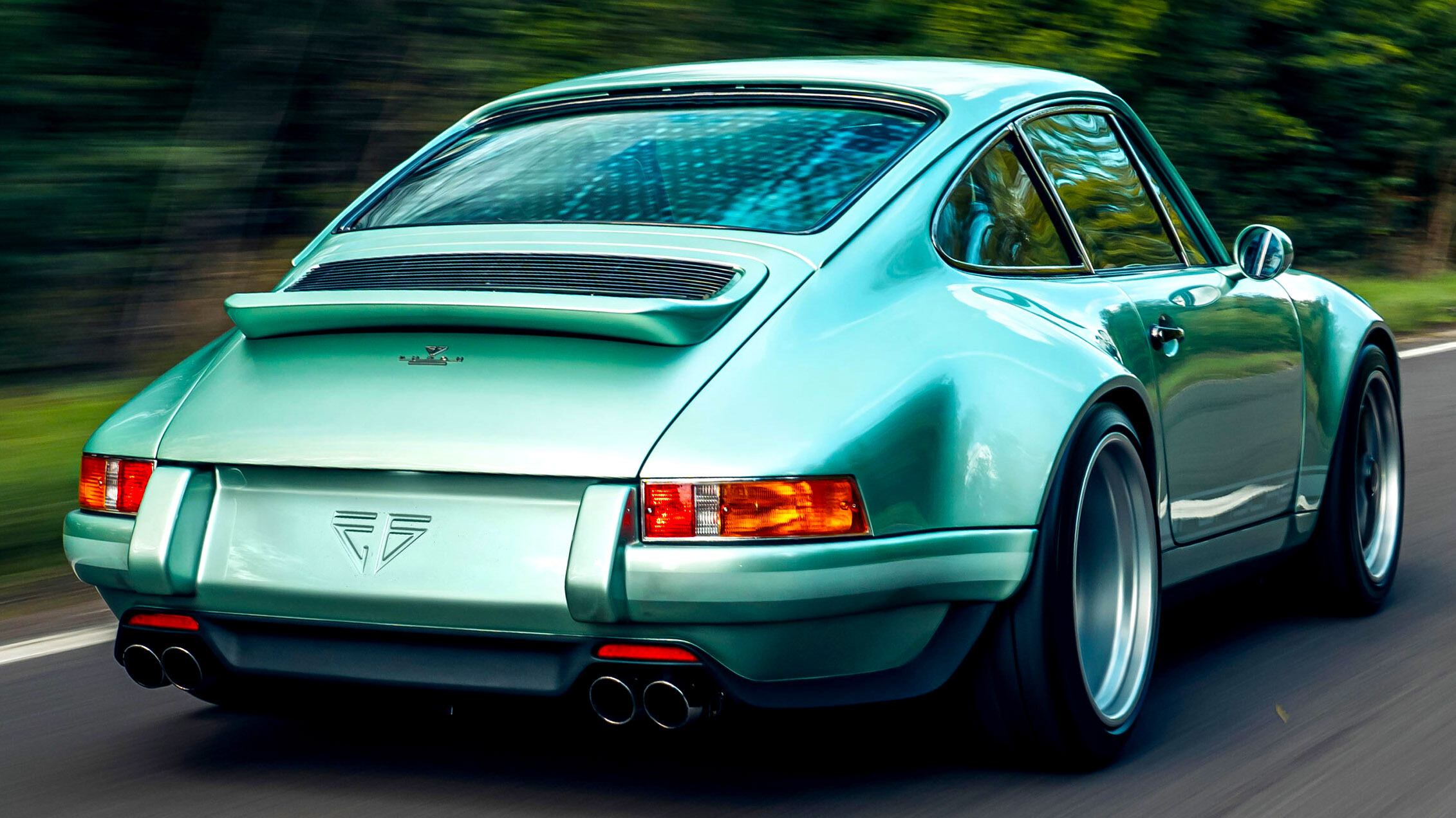 Theon Design’s Porsche 911 Restomod Proves Money Really Can Buy Happiness