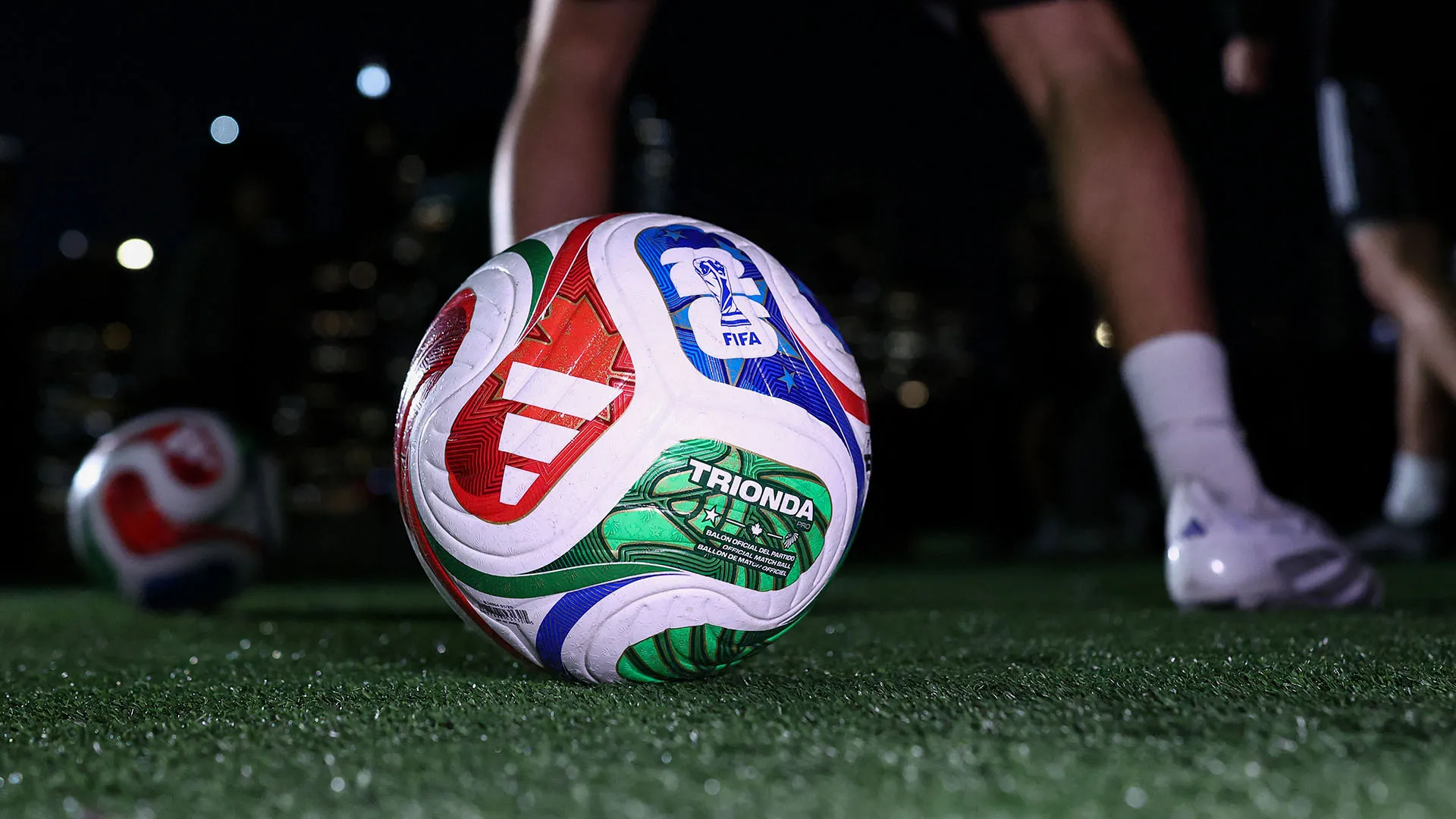 Hier is 'Trionda', de wonderbaarlijke hightech bal van het WK 2026: de ...