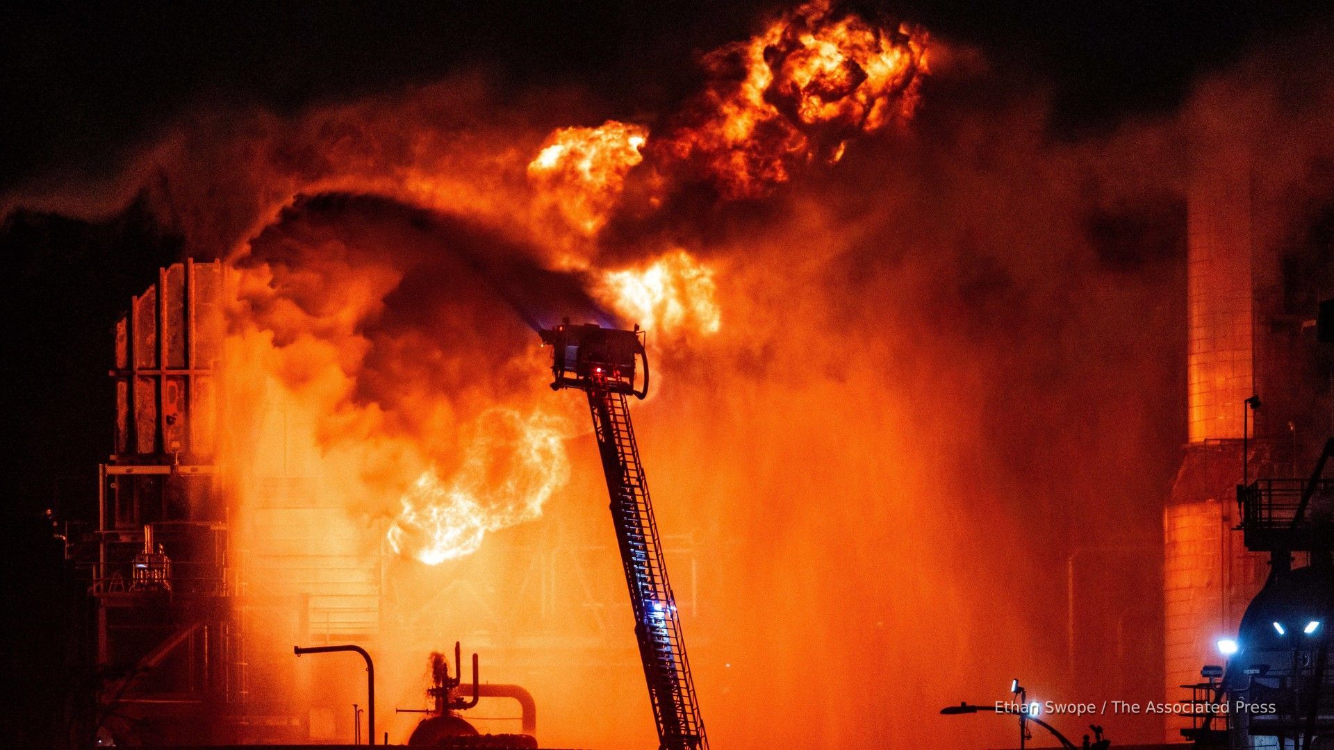Chevron oil refinery fire in California now contained