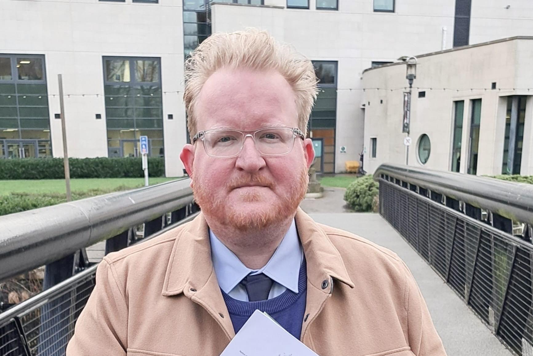 Lisburn's Irish signs policy described as 'decent' compared to Belfast