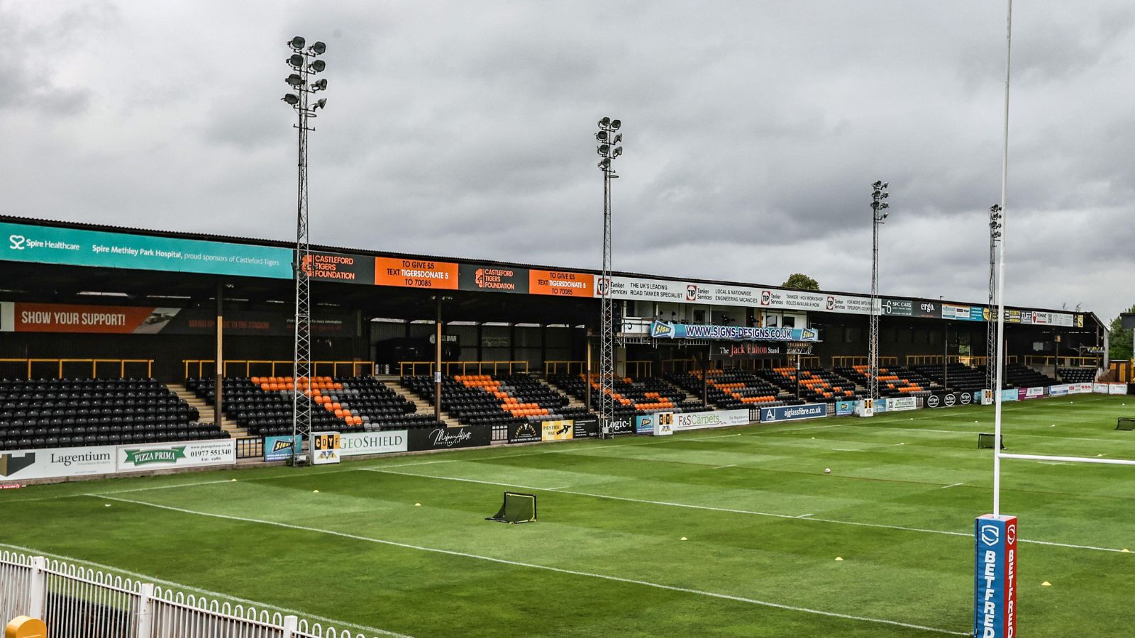 Castleford Tigers postpone Oldham pre-season clash due to frozen pitch