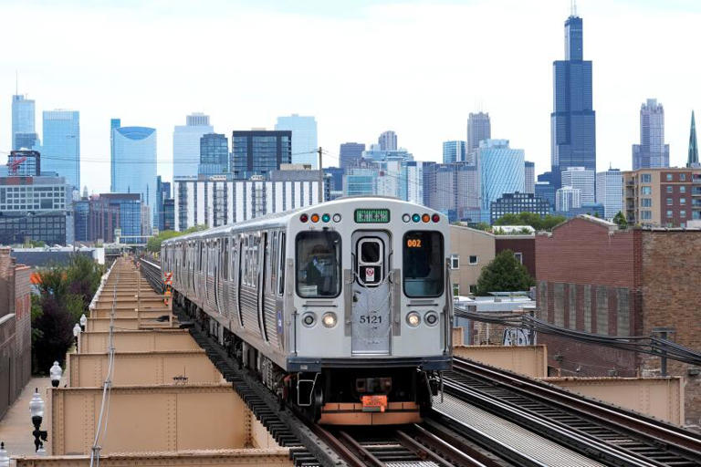 Trump pauses $2.1B for Chicago infrastructure projects, leveraging ...