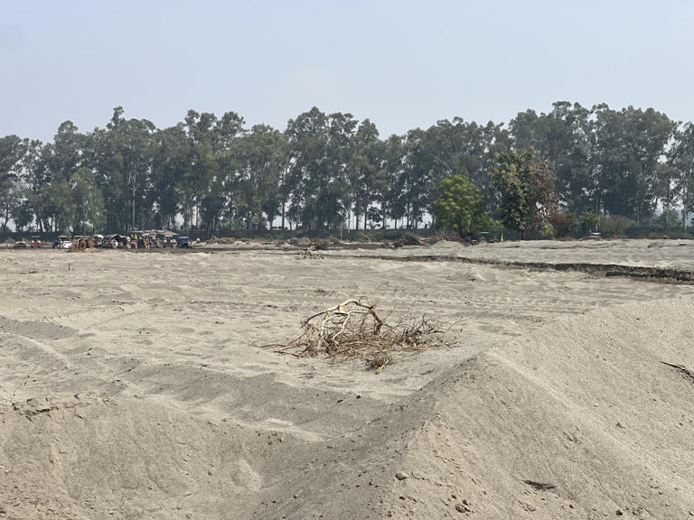 Across Punjab's Flood-Affected Villages, Mounds of Silt Bury Farmlands