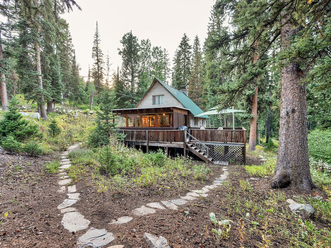 1959 Forest Retreat Cabin in Salt Lake City, Utah: Vaulted Ceilings ...