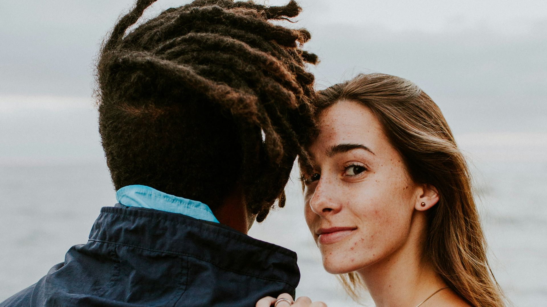 10 First Date Questions That Help You Get Closer & 10 Dangerous Ones ...