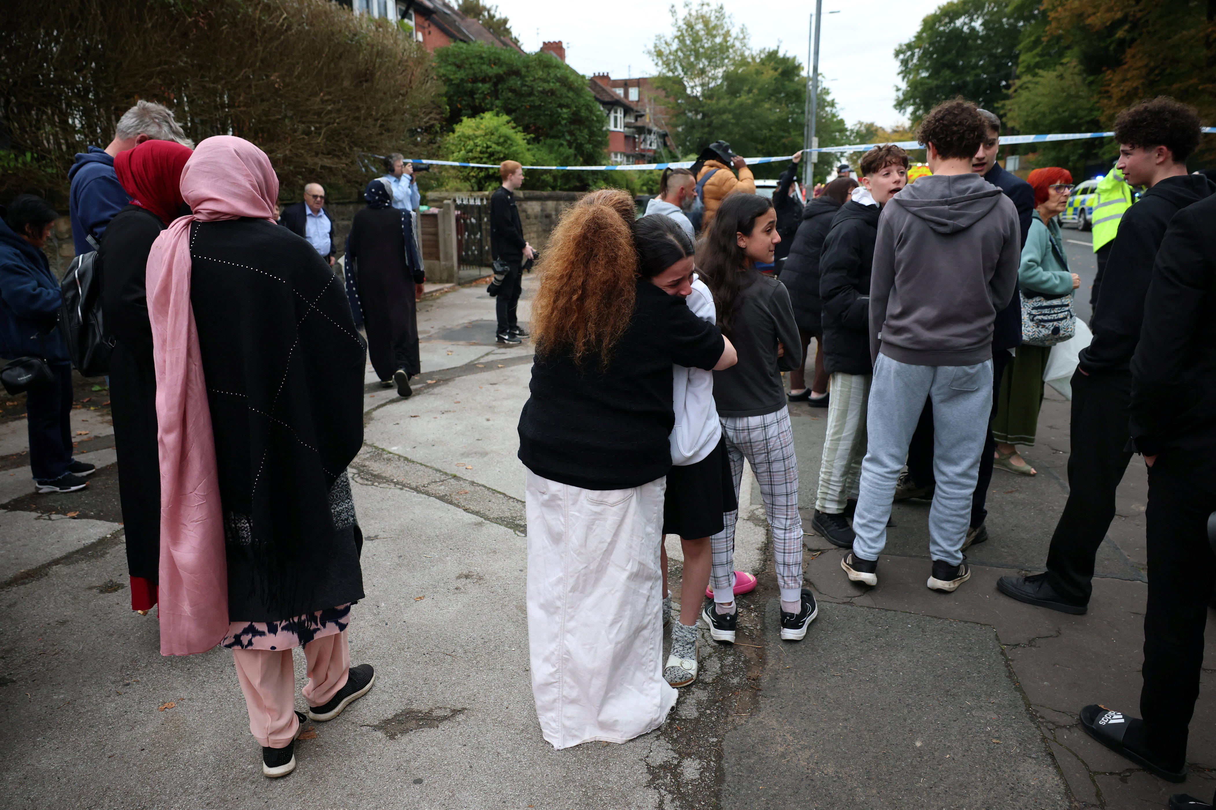 Police gunfire likely struck 1 victim killed in England synagogue ...