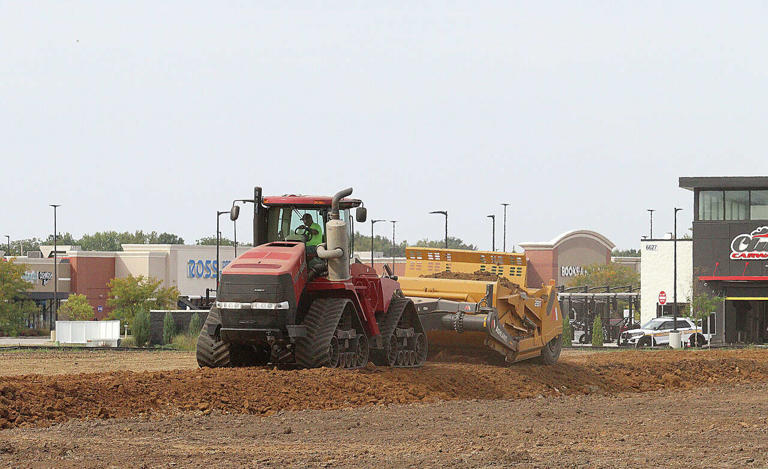 Grading work begins at Meijer site in Glen Carbon