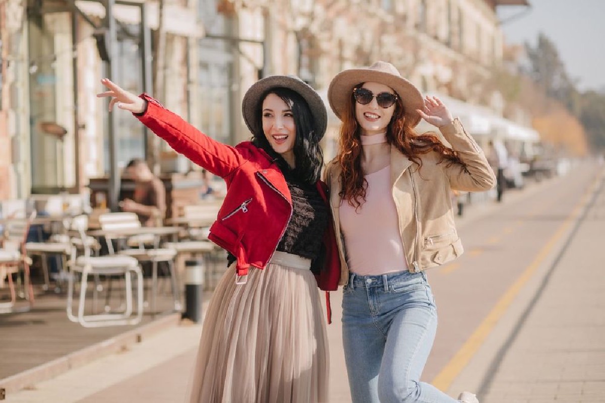 The Clean Girl Aesthetic in 2025: Evolution, Styling Tips & Fresh Updates