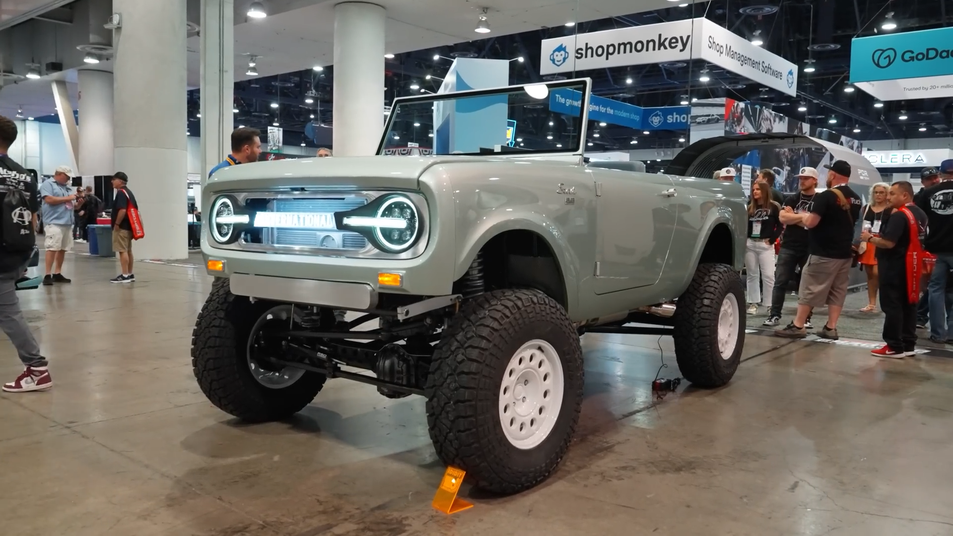 Mat Armstrong’s Audi Shown at SEMA Builders Battle