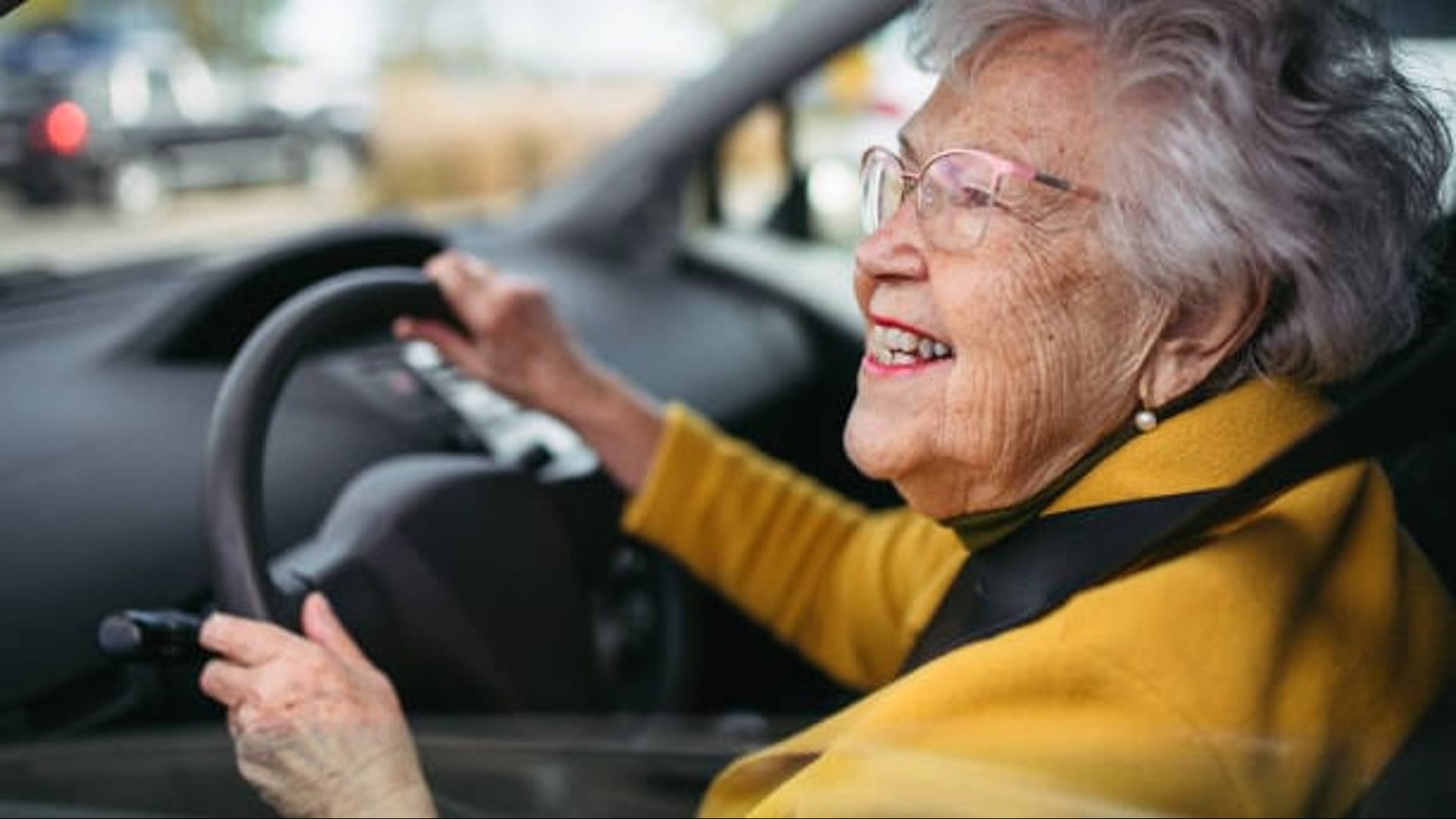 Qual È L'Età Ideale Per Smettere Di Guidare?