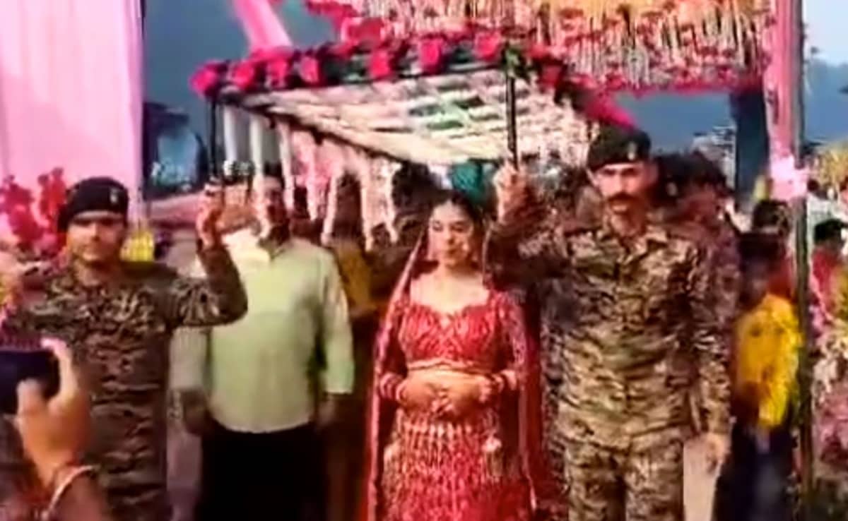 Soldiers Fulfil Role Of Brother At Woman's Wedding, Guests Watch With Tears