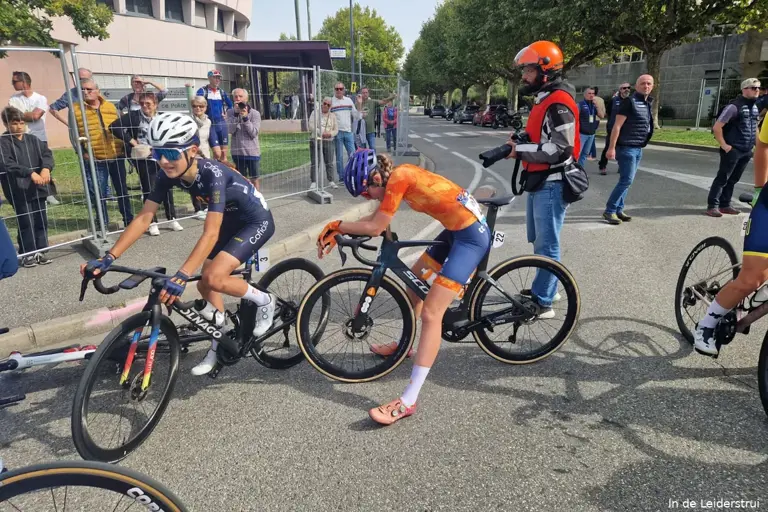 Veel tranen bij Nederland na junioren-EK, angstig dalende Megan Arens ...