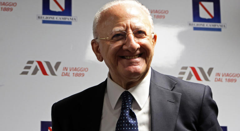 Vincenzo De Luca: «Vogliamo ridare vita al festival della canzone ...