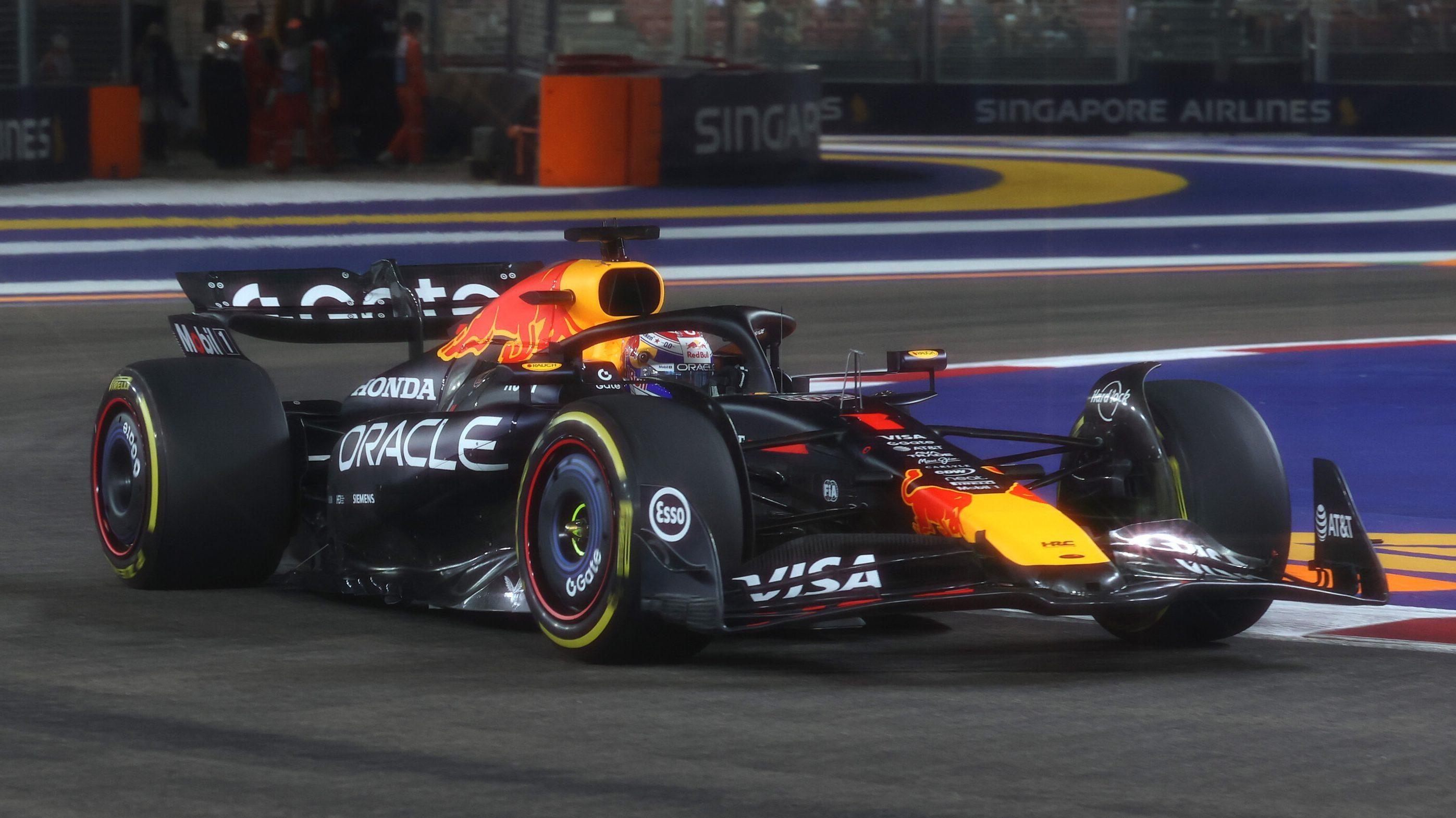 Verstappen geeft visitekaartje af in Singapore, Red Bull-collega blinkt uit