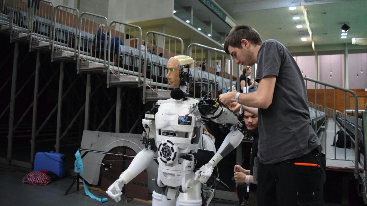 China unveils lifelike humanoid robot that mimics humans