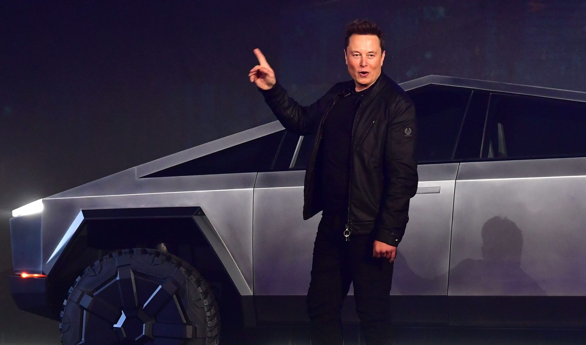 Parents sue Tesla after their 19-year-old daughter died in her ...