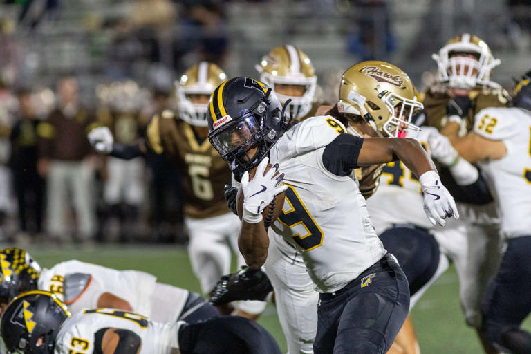 Freedom football continues its dominance of Bethlehem Catholic