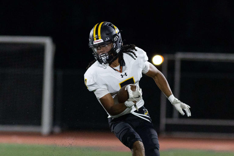 Freedom football continues its dominance of Bethlehem Catholic