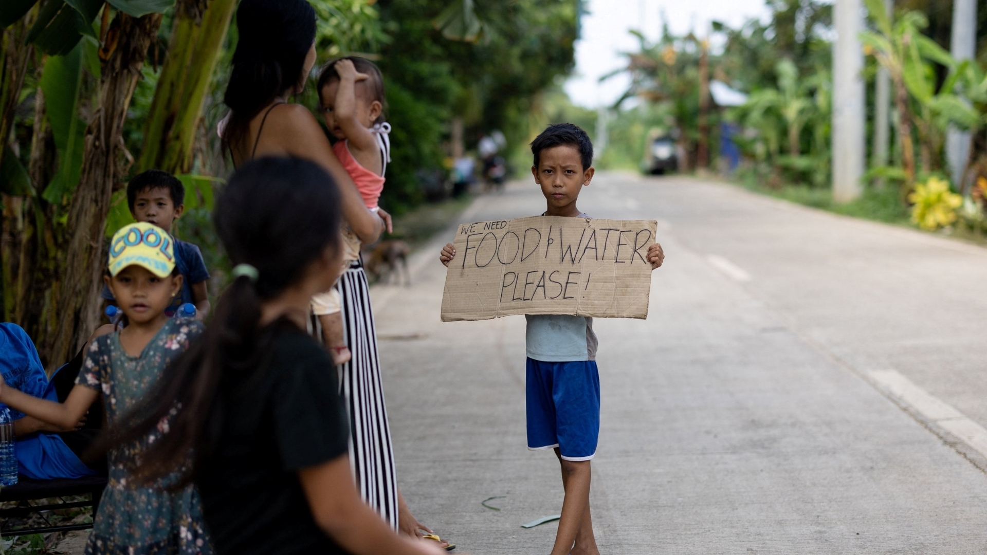 Philippines earthquake: Survivors deal with the aftermath of major tremor