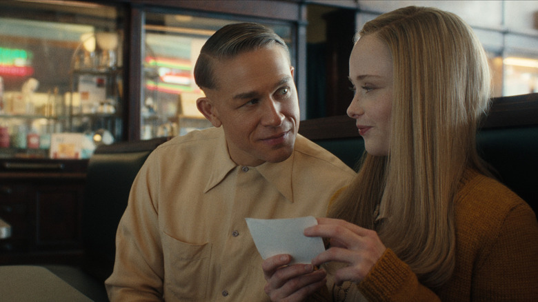 How Charlie Hunnam Recreated Ed Gein's Disturbing Voice For Netflix's ...