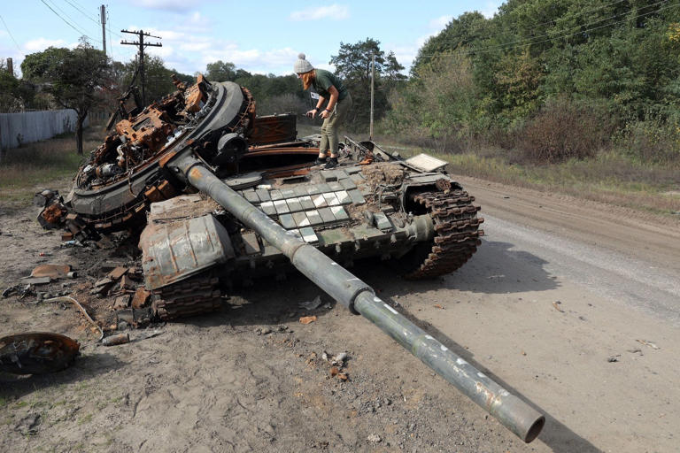 NATO allies are betting on tanks, even as exploding drones are wiping ...