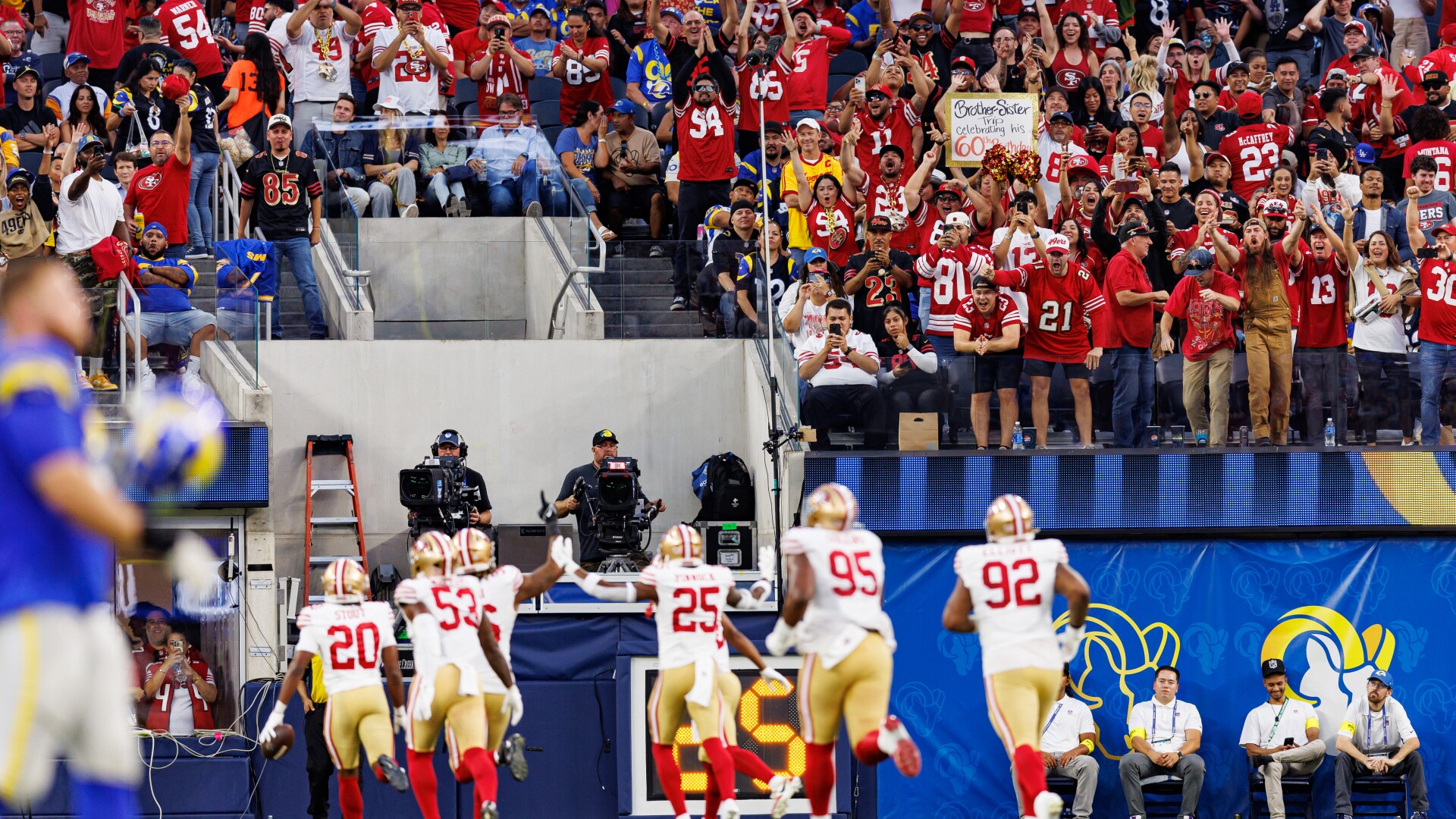 49ers fans overran "road" game against Rams, again